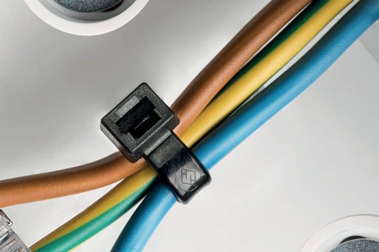 How To Hang Grow Lights In Tent (Easy Step-By-Step Guide)